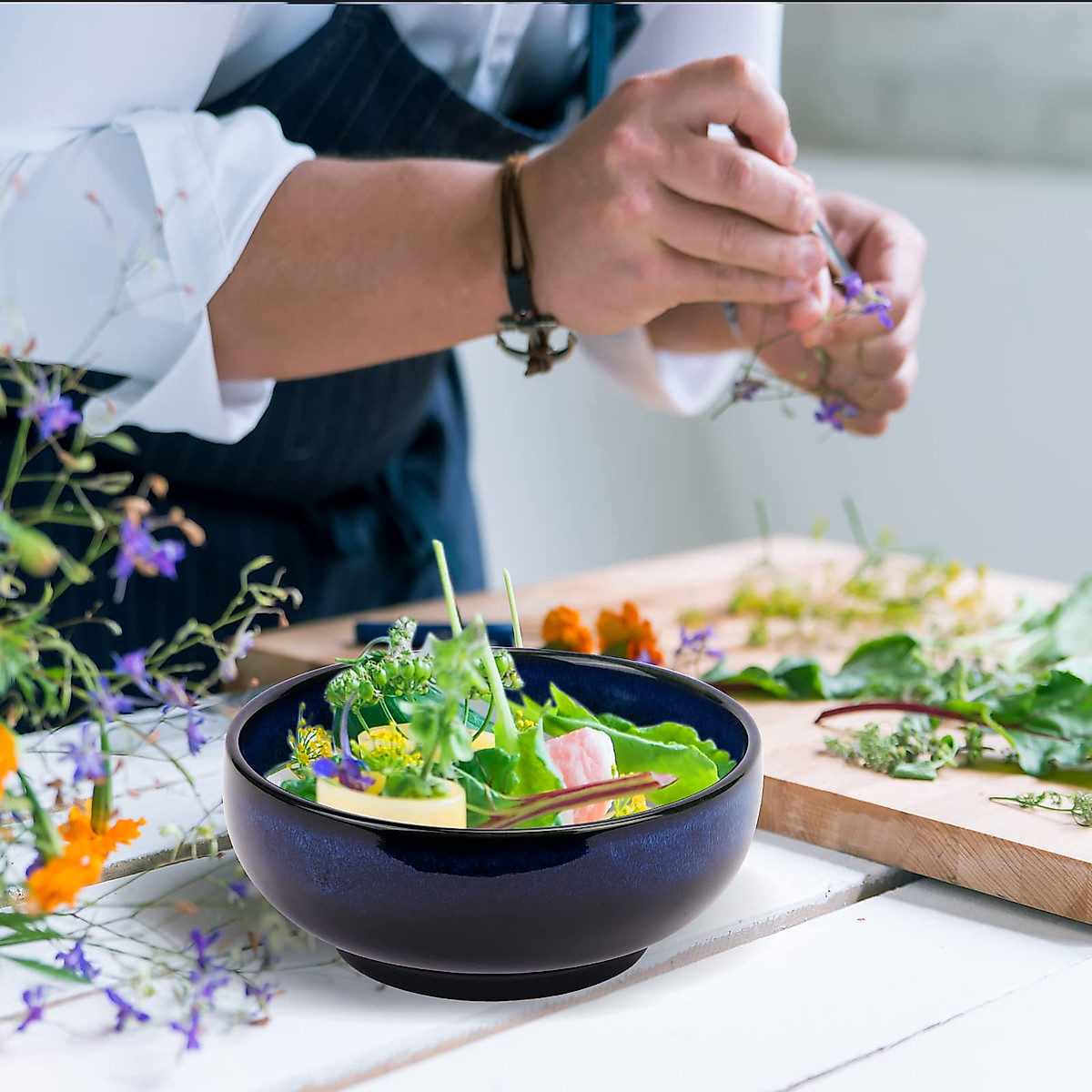 GRABADO Handmade Large Salad Bowls, Ceramic Bowl 60oz for Eating, Porcelain Serving Bowl Glazed, Popcorn Bowl 8"，Decorative Bowl for Salad, Ramen, Soup and Fruit,Dishwasher & Microwave Safe(Sky Blue)