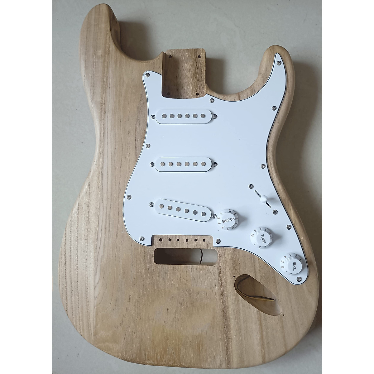 HENGYEE DIY Electric Guitar Kits Strat Style Beginner Kits 6 String Right Handed with Paulownia Body Maple Neck composite ebony Fingerboard Chrome Hardware Build Your Own Guitar. (HY-ST01)