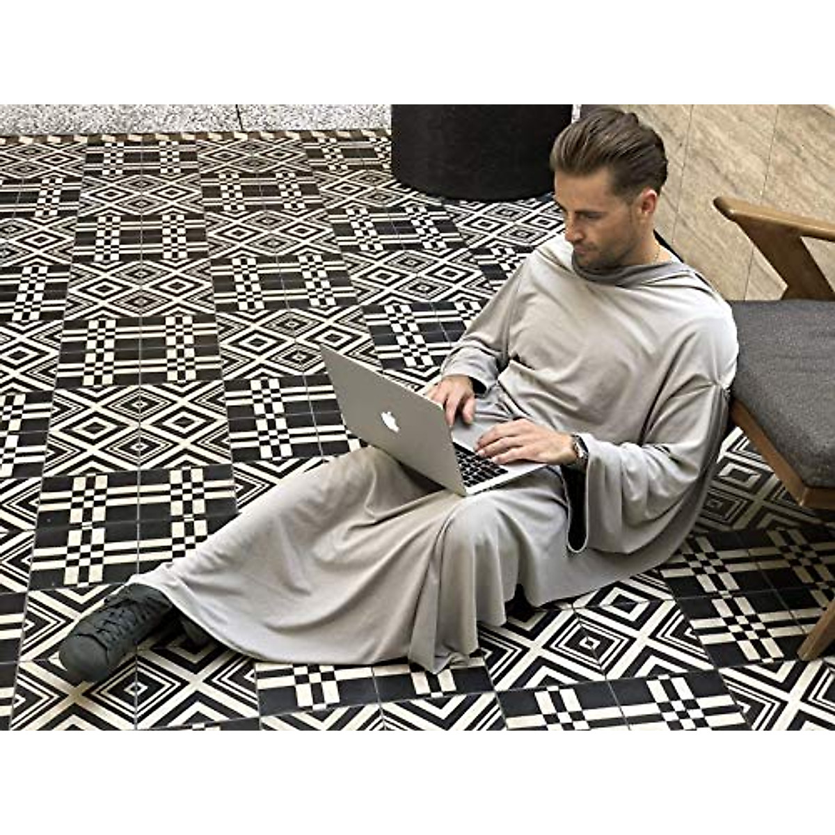 4-Rest Travel Blanket Wearable Super Lightweight Packable Travel Blanket with Sleeves and 2-in-1 Warm/Cooling Effect (Blue, M-L-XL)