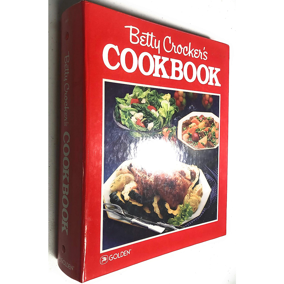 Betty Crocker's Cookbook (5-Ring Binder)