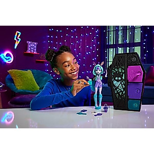 Monster High Skulltimate Secrets Neon Frights Doll & Accessories, Twyla with Dress-Up Locker & 19+ Surprises