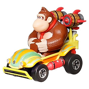 Hot Wheels GBG26 Mario Kart 1:64 Die-Cast Mario with Standard Kart Vehicle