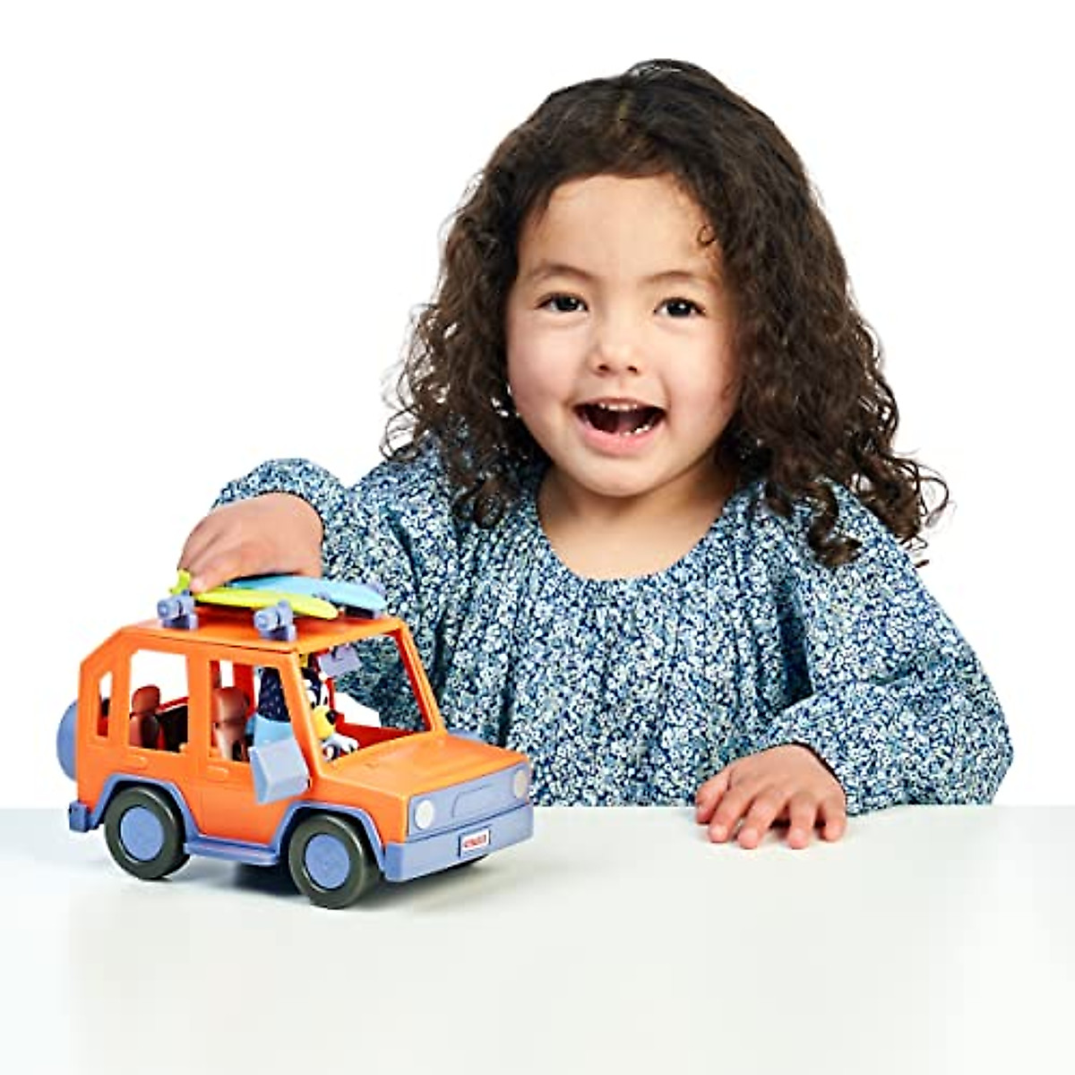 Bluey, 4WD Family Vehicle, with 1 Figure and 2 Surfboards | Customizable Car - Adventure Time | for Ages 3+, Multicolor, 13018
