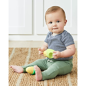 Skip Hop Baby Musical Toy Maracas, Farmstand, Mara-Corns