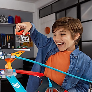 Metal Machines Gorilla Rampage Garage Track Set Vehicle Playset with Mini Toy Racing Car by ZURU Cars Play Set Compatible with Other Brands