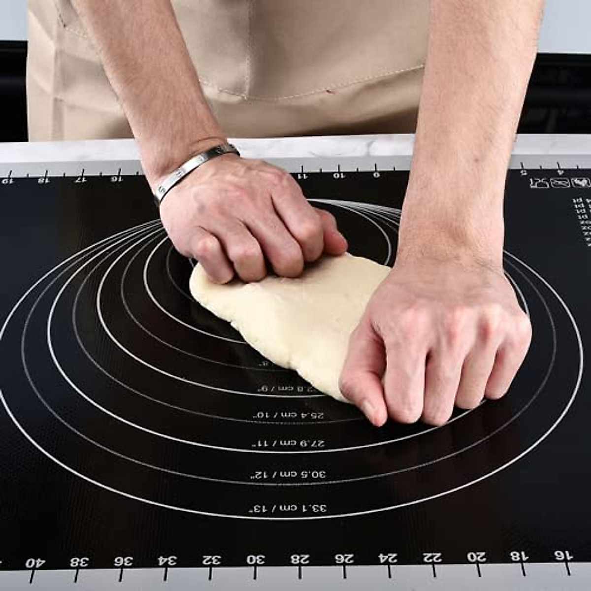Silicone Baking Mat, Thickened Fiberglass Bakeware Oven Mats, Baking Kneading Pads, 4 Piece Set (black base grey side)