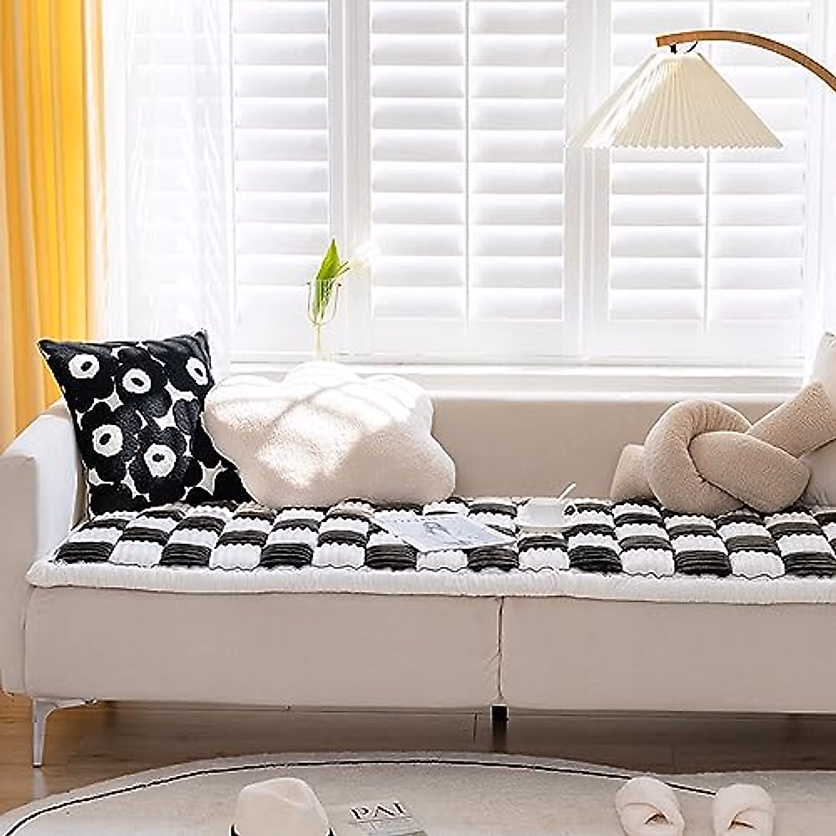 Cream-Coloured Large Plaid Square Pet Mat Bed Couch Cover, Cosy Plush Couch Cover Non Slip Floral for Pets Dogs Bed (Style-2, 27.6x70.9 in)