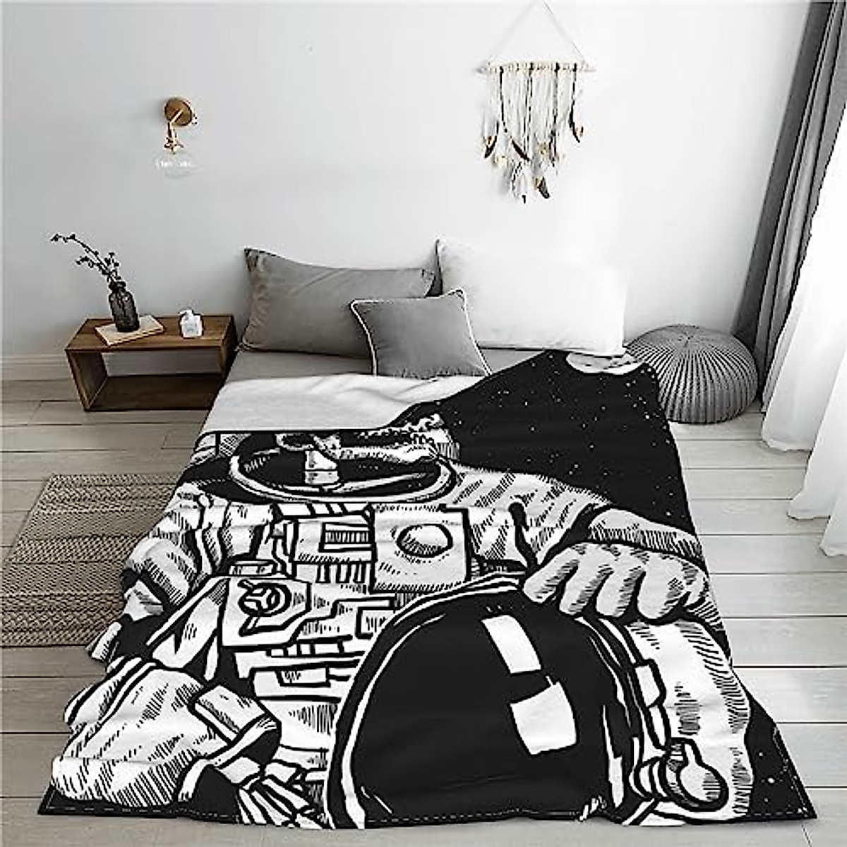 Laridaorio Halloween Throw Blanket, 50"×60“ Skull Fleece Blanket for Men, Women and Kids - Super Soft Lightweight Warm Plush Astronaut Blanket Throw Decor for Bed Sofa Couch