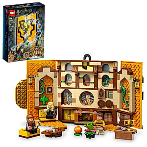 LEGO Harry Potter Hufflepuff House Banner 76412 Hogwarts Castle Common Room, Wall Decoration, Building Set with 3 Minifigures and Mandrake, Collectible Harry Potter Toy, Gift Idea for Boys Girls Kids