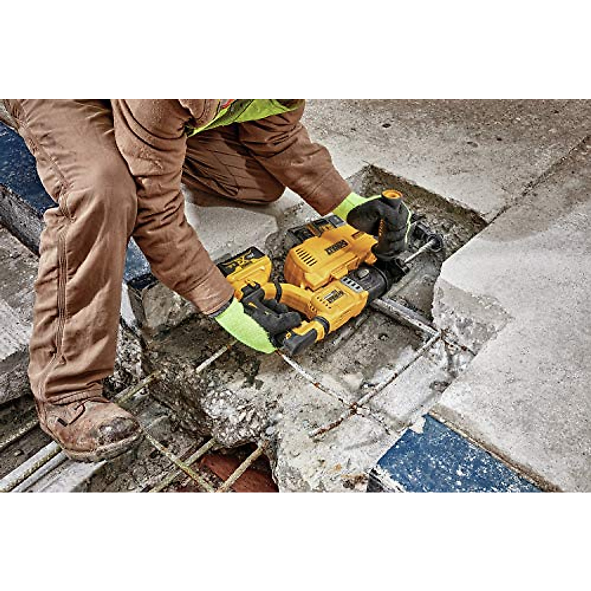 DEWALT 20V MAX Rotary Hammer, SDS Plus, L-Shape, On-Board Dust Extractor, 1-1/8-Inch (DCH263R2DH)