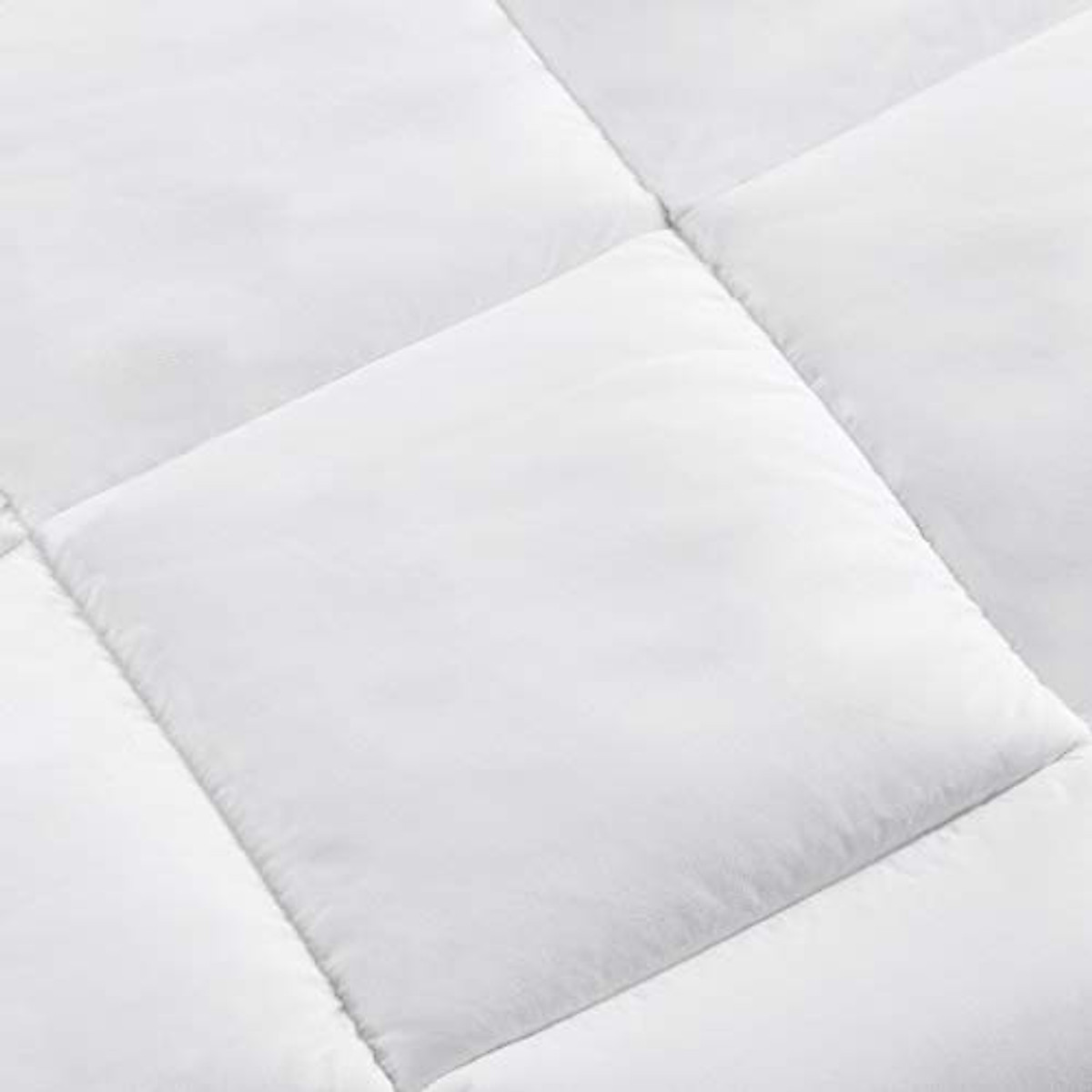 Amazon Basics Down Alternative Bedding Comforter Duvet Insert - Twin, White, Light