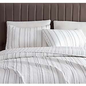 3-Piece Reversible Quilt Set with Shams. All-Season Bedspread with Striped Pattern. Katelyn Collection (Full/Queen, Grey)