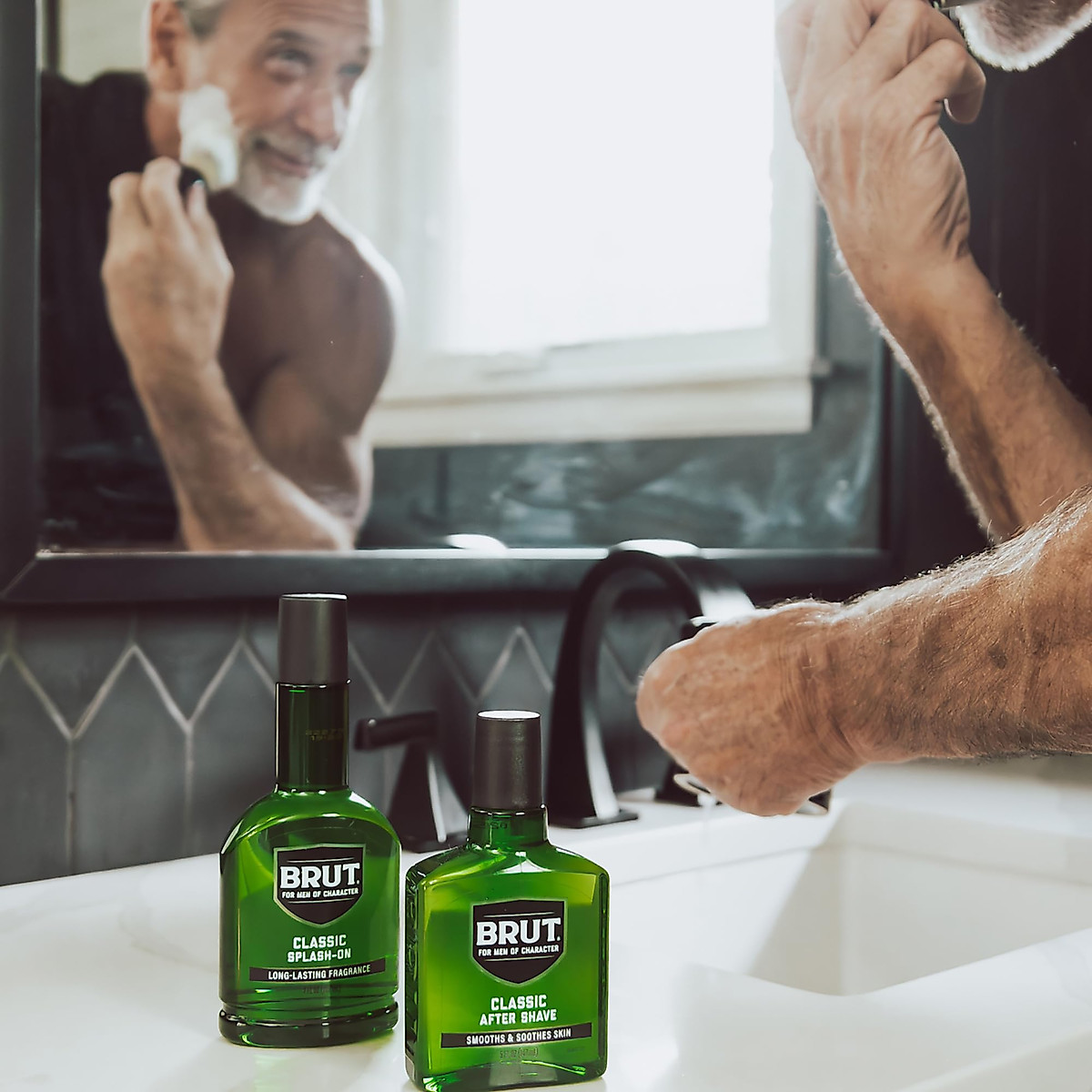 Brut Splash-On Original Fragrance - Bold, Masculine Cologne for Men - Long Lasting Mens Fragrance With Spicy Woods, Floral, and Citrus Notes - 7 oz