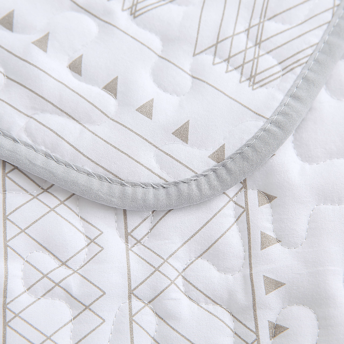 BBSET White Quilt Set Queen 90x90 Inch, 3 Pcs Striped Boho Geometric Bedding Quilts,Bohemian Aztec Brushed Reversible Bedspread Microfiber Coverlet Sets for All Season- 1 Quilt and 2 Pillow Shams