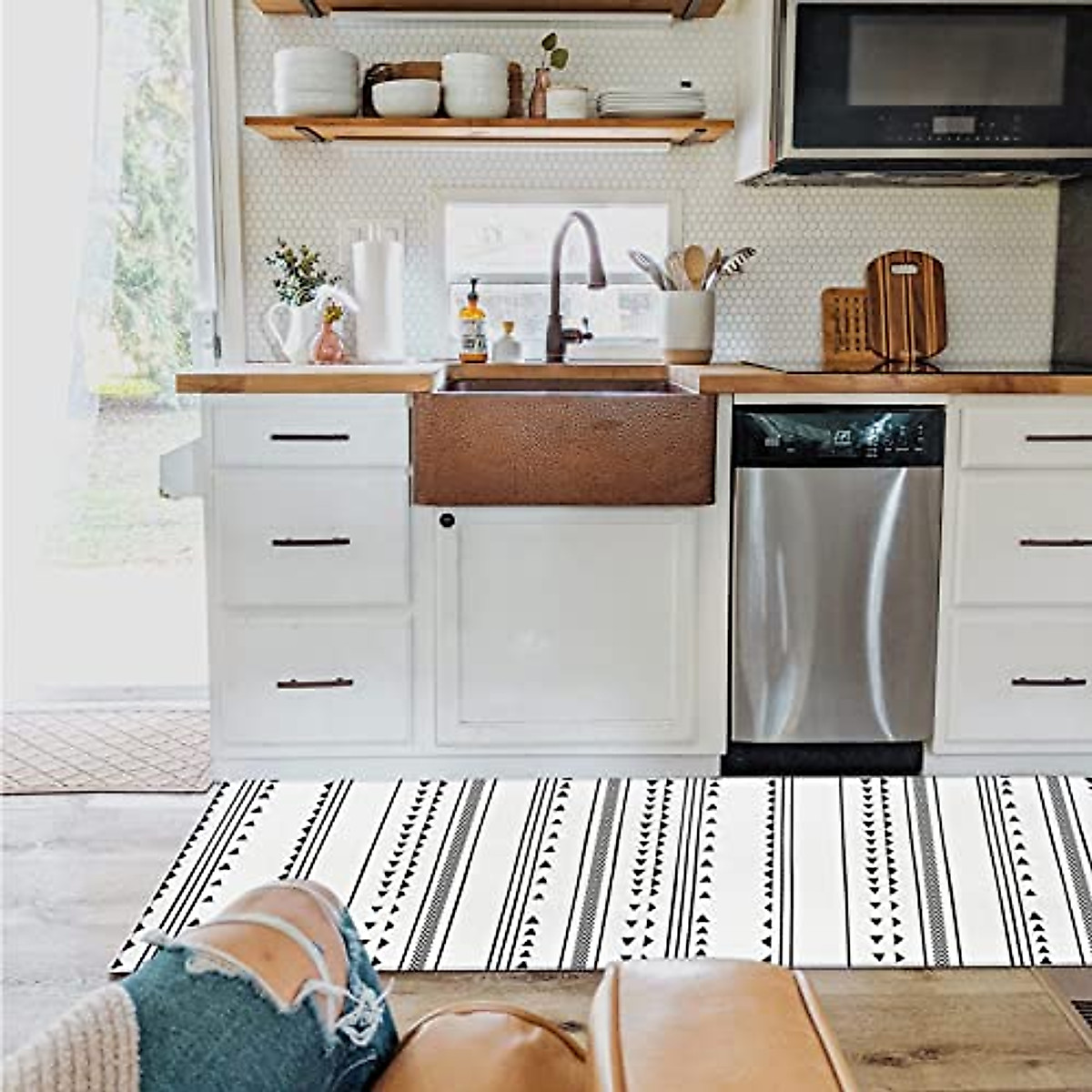 Kitchen Rugs Area Runner for Hallways Simple Geometric Boho Style Non-Slip Accent Carpet Indoor Floor Long Doormat Abstract Black and White Art Kitchen Mats Laundry Room Rug Entryway Runners