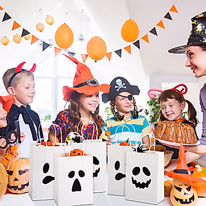 Honoson 24 Pieces Ghost Halloween Treat Bags Halloween Paper Gift Bags Halloween Goodie Bags with Handles Halloween Goodie Candy Bag Trick or Treat Party Favor Bags for Halloween Party Supplies