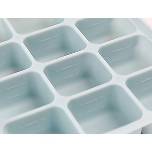 PETINUBE Silicone Freezer Tray, Baby Food Storage Cubes with Clip-On Lid, Freeze Baby Food, Soups, Purees, Ice, Easy and Safe Design, Made in Korea (12, Ocean Blue)