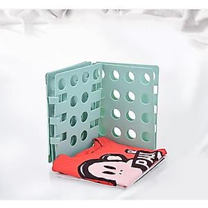 NuRcix Plastic Folding Helper Easy And Fast Folding Boards Folding Board T Shirt Clothes Folder Laundry Organizer For Kid And Adult To Fold Clothes (Green)