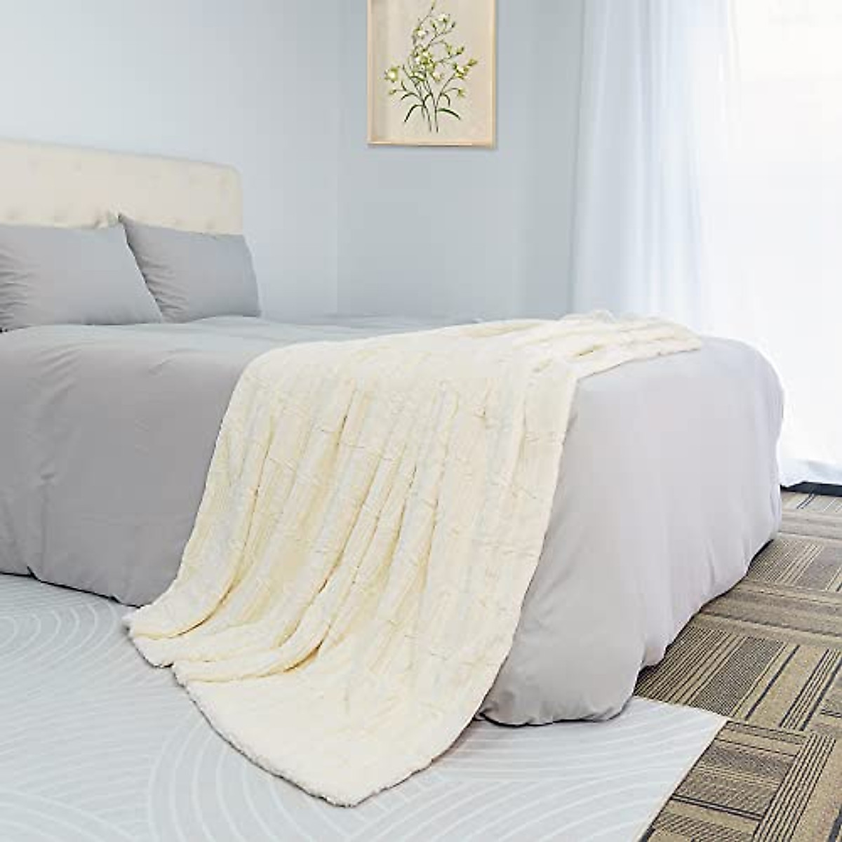 Home Soft Things Ivory Saga Double Sided Faux Fur Throw, 50" x 60", Comforable Soft Cozy Throw Blanket for Chair Bedroom Living Room Sofa Couch Bed Outdoor Travel