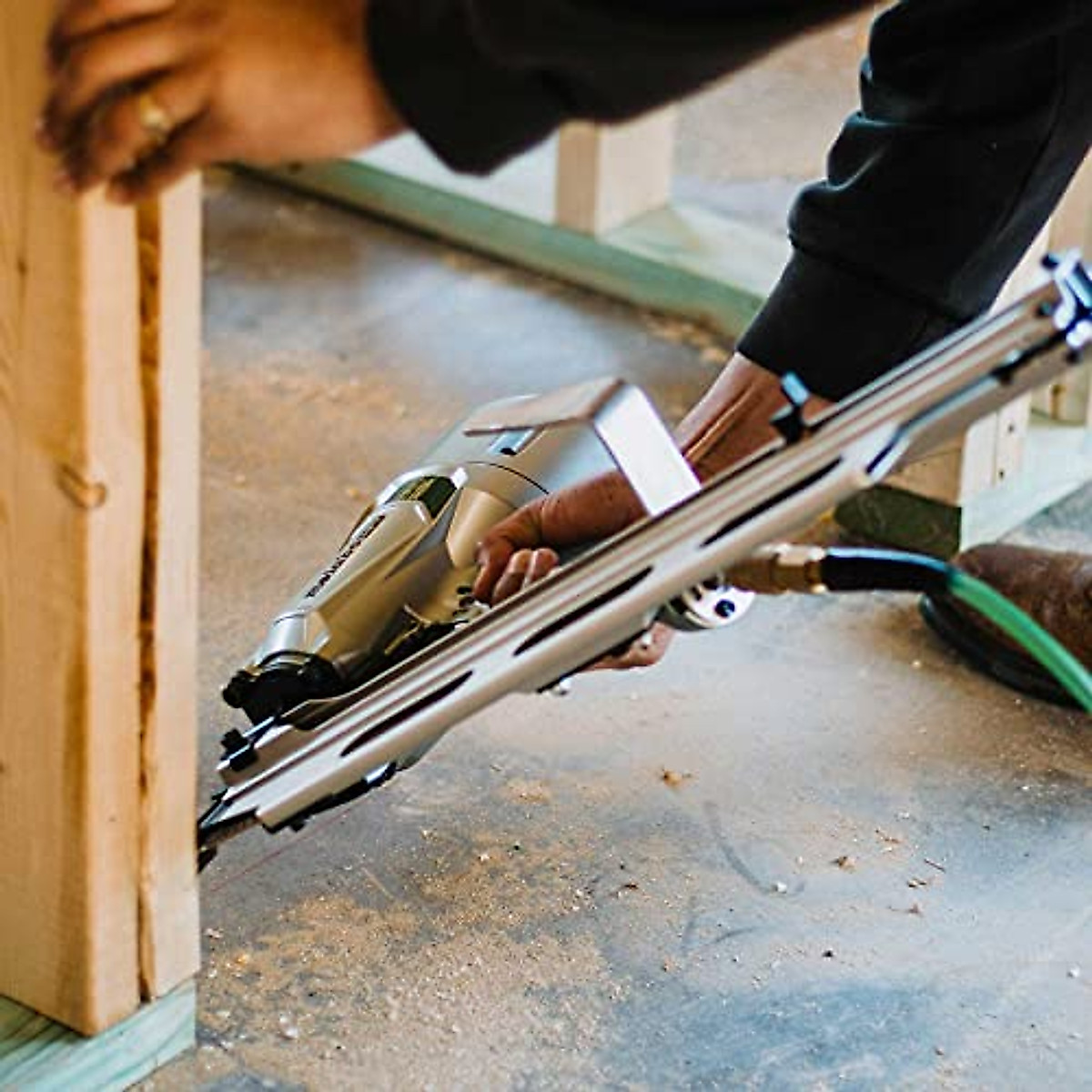 Metabo HPT Framing Nailer | High Grade Aluminum Magazine | Pneumatic | Framing Nails 2-Inch to 3-1/4-Inch | Rafter Hook | NR83A5(S1)