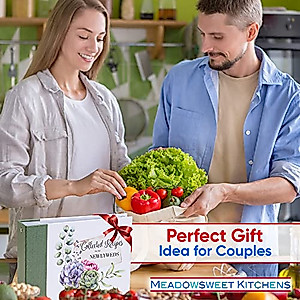 Meadowsweet Kitchens Newlyweds Recipe Card Holder Cookbook Mini 2 Ring Binder Organizer - Recipe Binder Cook Book w/ 50 4 x 6 Cards, 50 Clear Card Sleeves, & 12 Card Dividers w/Categories - Newlyweds