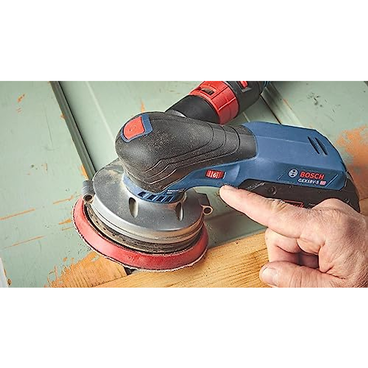 BOSCH GEX18V-5B15 18V Brushless 5 In. Random Orbit Sander Kit with (1) CORE18V 4 Ah Advanced Power Battery