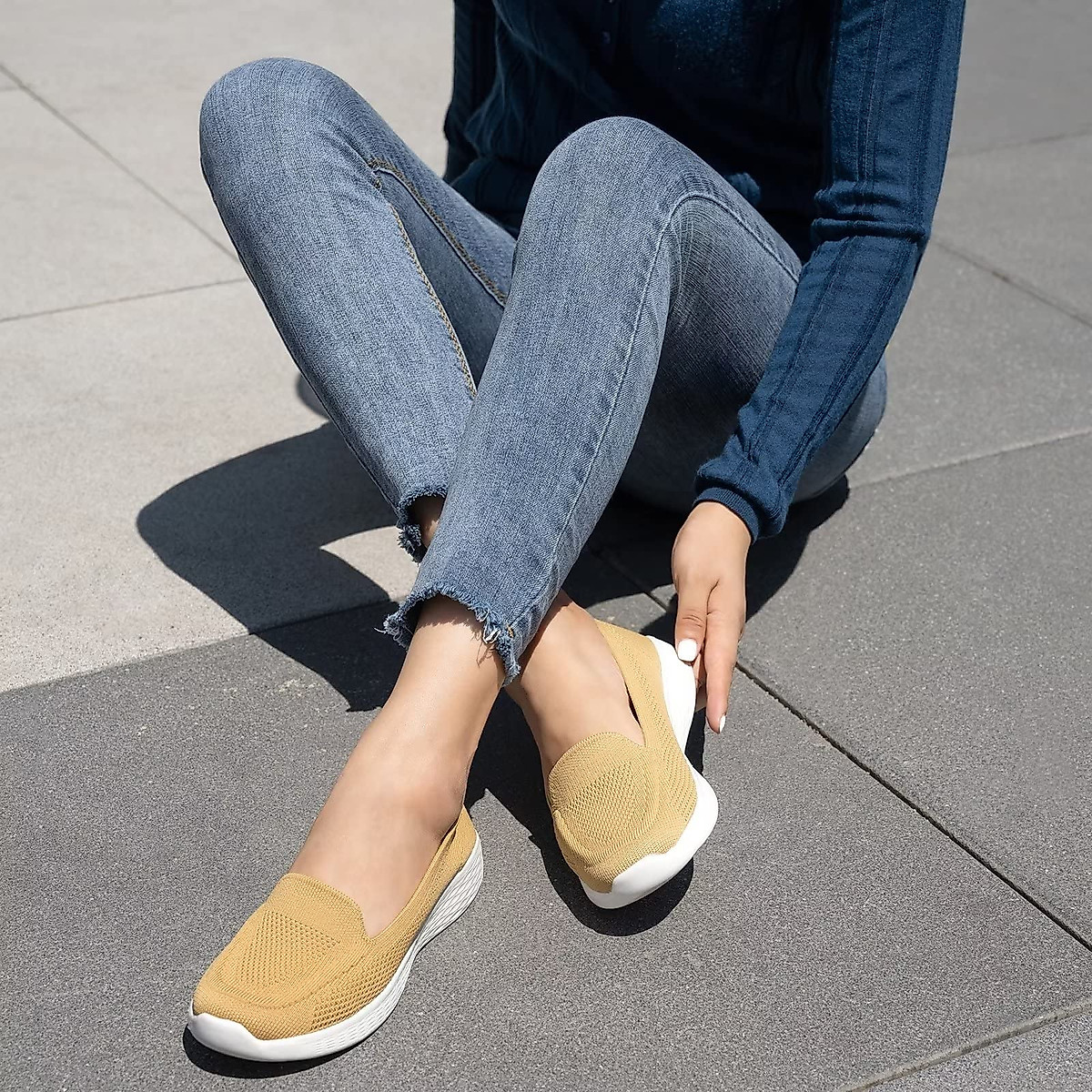 Wryweir Women's Slip on Walking Shoes Comfortable Knit Loafers Lightweight Nurse Sneakers, Khaki US 5.5