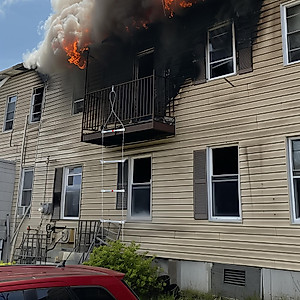 ybaymy Fire Escape Ladder，Emergency Fire Escape Ladder 2 Story 16.4FT with 2 Hooks Homes Reusable Compact & Portable External Ladder for Windows and Balcony（Aluminum Alloy）