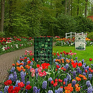 2 Pieces St. Patrick's Day Garden Flag Shamrocks Burlap Yard Flag Welcome Green Hat Truck Decorative Flag Double Sided Holiday Garden Flags for St. Patrick's Day Outdoor Decoration, 12.5 x 18.5 Inches