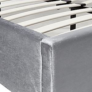Meridian Furniture Lexi Collection Modern | Contemporary Velvet Upholstered Bed with Deep Tufting, Polished Chrome Stainless Steel Frame and Legs, King, Grey