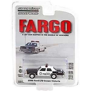 1986 LTD Crown Victoria White & Black Brainerd Police (Minnesota) Fargo (1996) "Hollywood Series 1/64 Diecast Model Car by Greenlight 44950 B