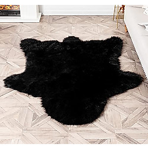 AbunHeri Faux Black Bear Rug Faux Cowhide Rug Animal Print Area Rug Faux Sheepskin Fur Rug Decor for Living Room (5.1x6.1 Feet)