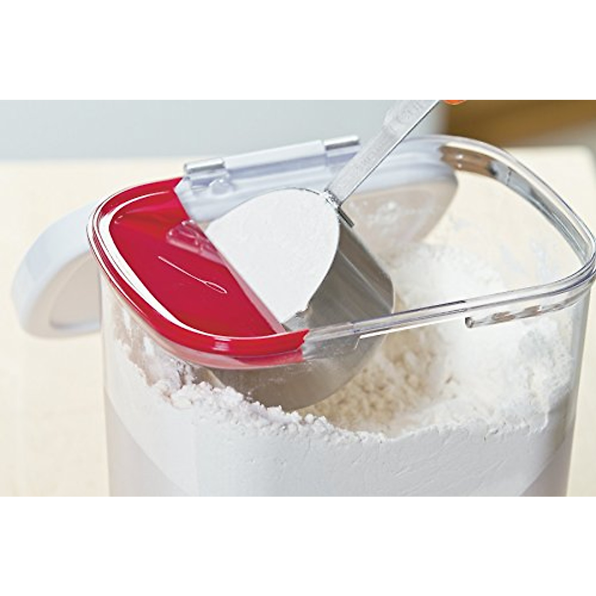 Prep Solutions by Progressive Flour Keeper with Built in Leveler, 3.8 Quart Capacity