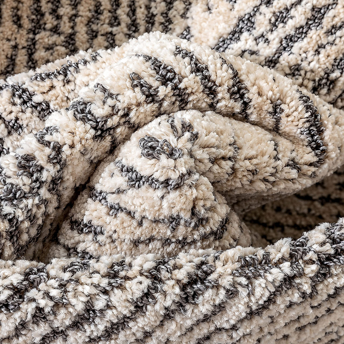 Well Woven Ezio Beige Tribal Geometric Distressed High-Lo Pile Area Rug 8x10 (7'10" x 10'6")