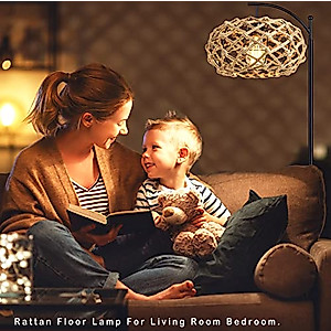 QIYIZM Rattan Floor Lamp with Remote for Living Room Bedroom Farmhouse Boho Dimmable Arc Standing Lamp Industrial Rustic Floor Light Adjustable Black Tall Lamp Corner Hand-Worked Wicker Lamp Shades