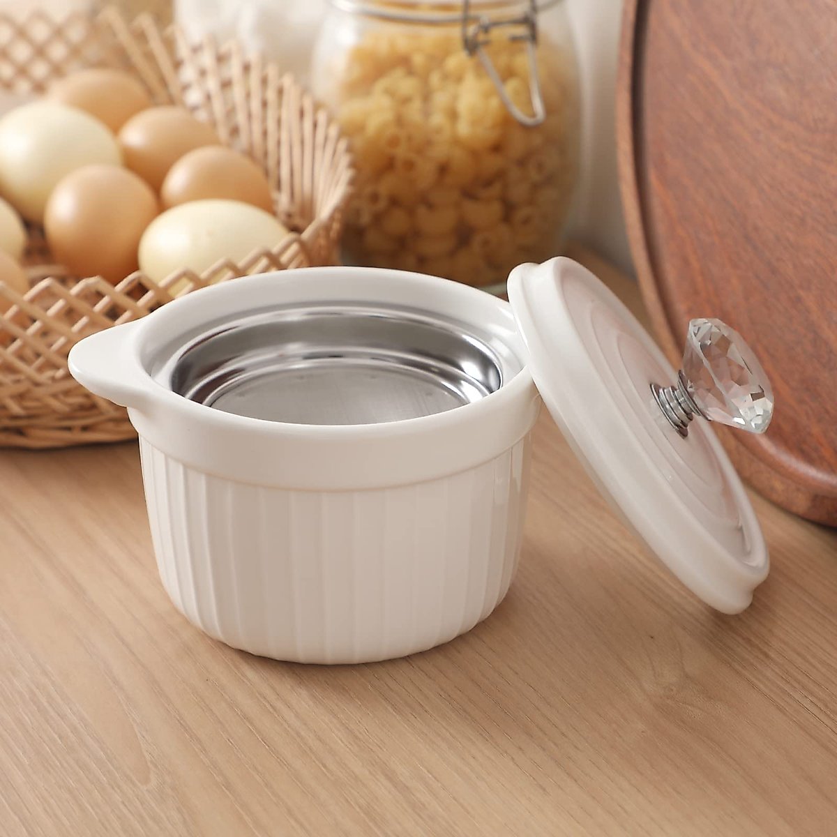 Bacon Grease Container Keeper with Crystal Lid and Strainer, 17 oz Ceramic Frying Oil Storage Can Container for Countertop (Silver)