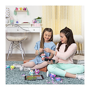 Hatchimals Hatchtopia Life 2-Pack, 2-inch Tall Plush with Interactive Game, for Ages 5 and up (Styles May Vary)