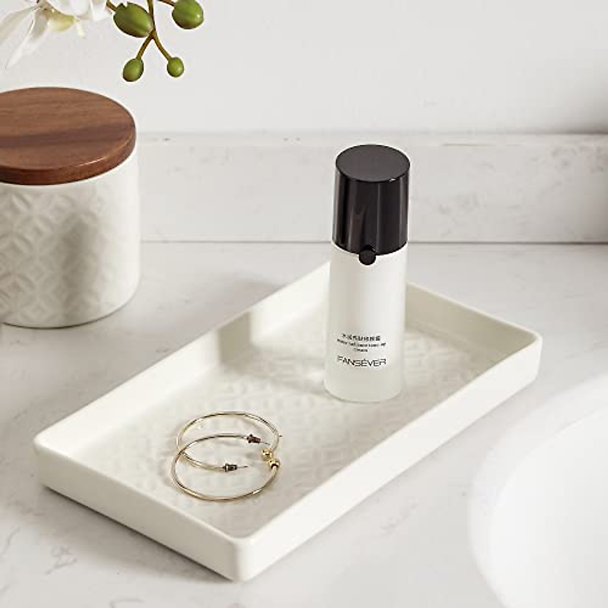 Motifeur Bathroom Accessories Set, 5-Piece Ceramic and Wood Bath Accessory Complete Set with Lotion Dispenser/Soap Pump, Cotton Jar, Vanity Tray, Tumbler and Toothbrush Holder (White and Beige)