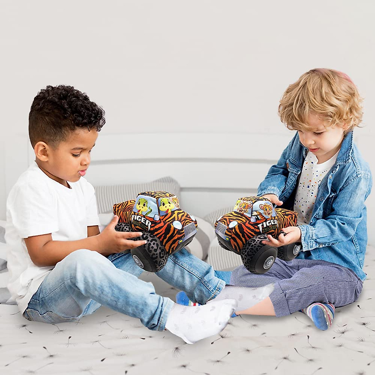 ArtCreativity Safari Plush Monster Truck, 8 Inch Big Monster Truck Stuffed Toy, Cool Animal-Themed Design, Soft Car Toys for Toddlers Car Stuffed Animal, Car Plush for Boys and Girls, Great Gift Idea