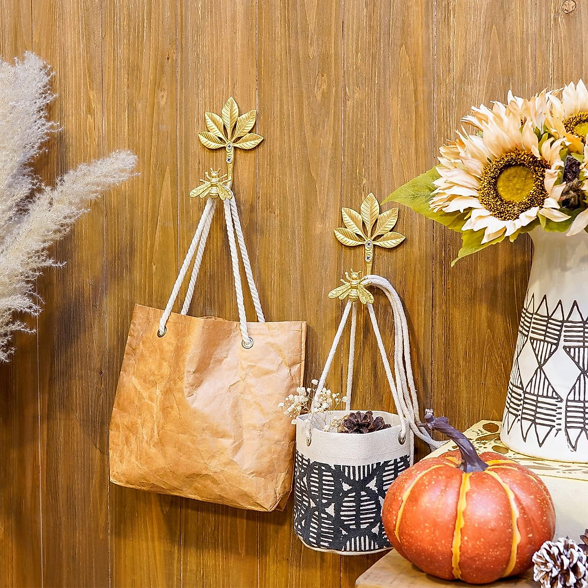 SOFFEE DESIGN Set of 2 Wall Mounted Metal Coat Hooks, Gold Bee Leaf Hanging Rack Hooks for Entryway, Bathroom, Bedroom Farmhouse Decoration