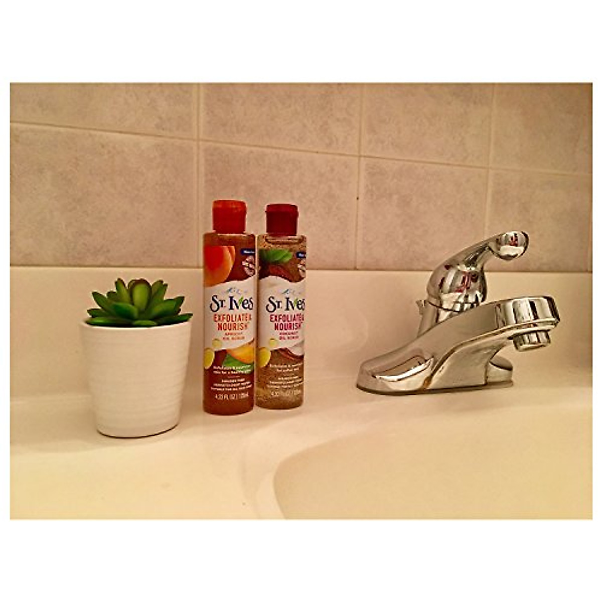 St. Ives Exfoliate & Nourish Facial Oil Scrub, Coconut 4.23 oz