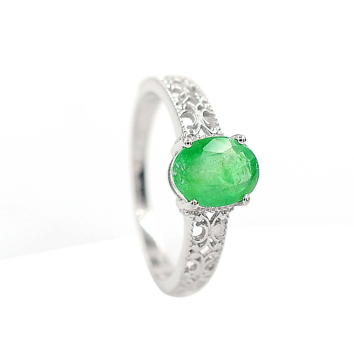 9X7 MM Natural Green Zambian Emerald Oval Cut May Birthstone 925 Sterling Silver Solitaire Unisex Proposal Ring Love and Friendship Gift For Girlfriend (Rhodium Plated Silver, 7)