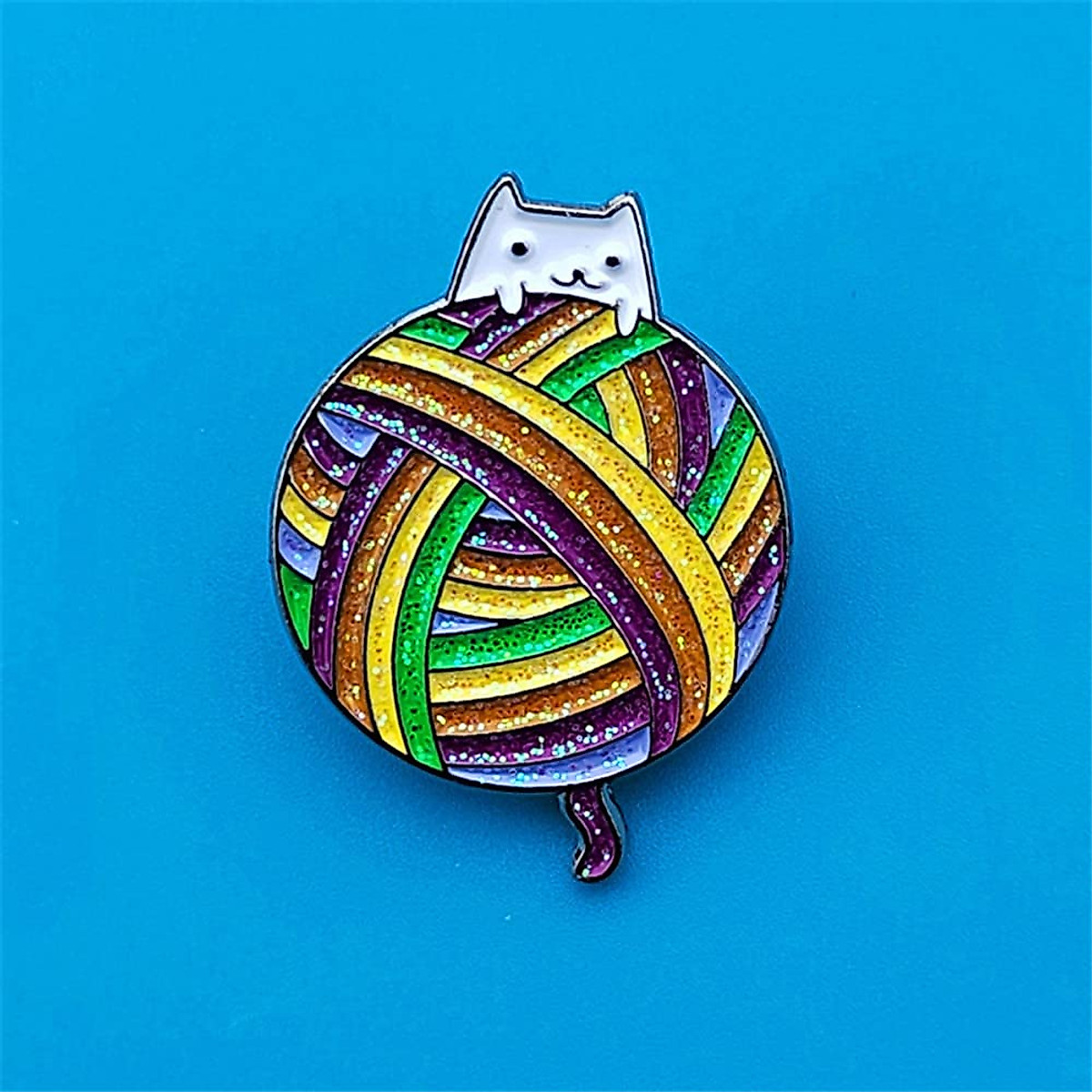 Cartoon Rainbow Wool Ball Cat Brooch LGBT Pride Flag Enamel Pin Gay Badge Hat Clothes Brooch Bag Lapel Pin Badge Jewelry Art Gift for Friends