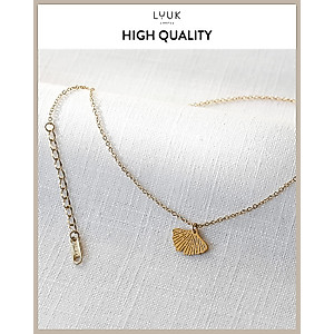 LUUK LIFESTYLE Necklace for women with ginkgo leaf pendant and HAPPINESS gift card, modern and minimalist fashion accessory, jewelry for everyday wear, good luck charm, zen yoga gift, gold