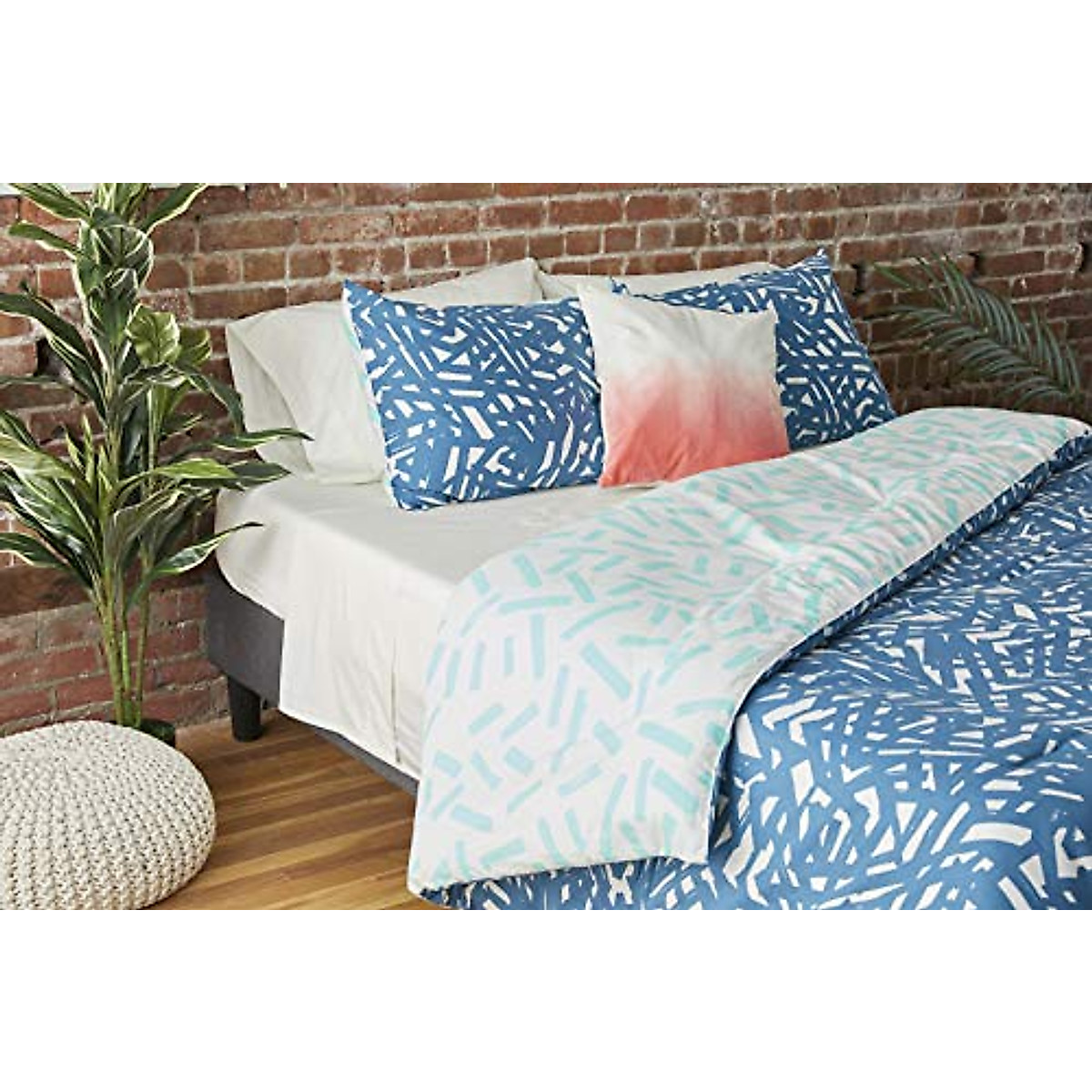 Refinery29 | Lane Bedding Collection | Modern Reversible Luxury Ultra Soft Cotton Comforter, All Season Premium 4 Piece Set, Design for Home Hotel Decor (King, Blue)