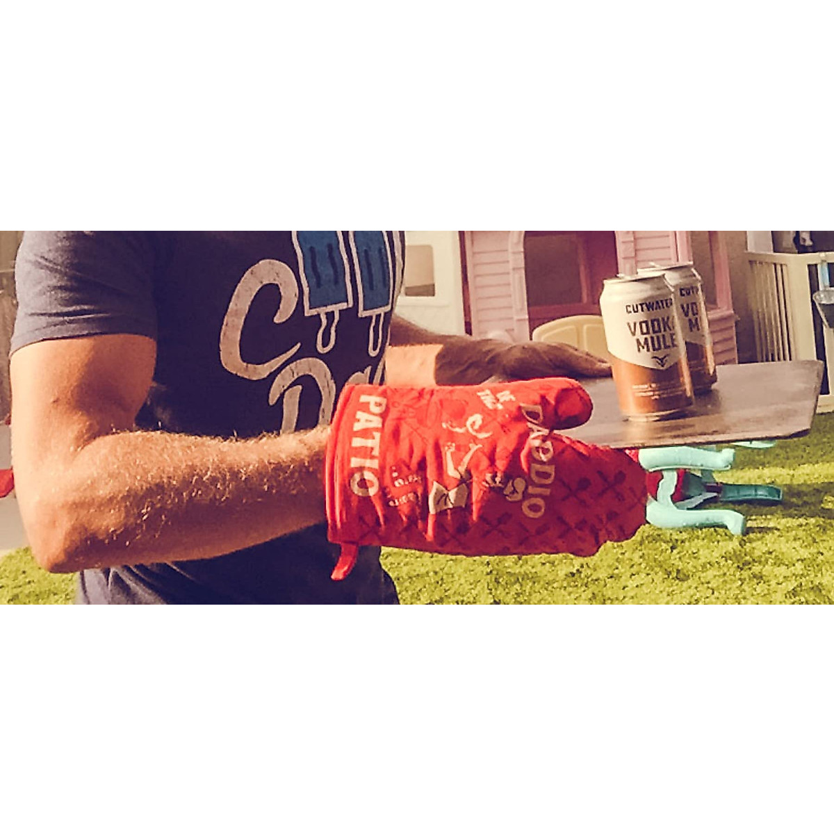 Daddio of The Patio Oven Mitt Funny Backyard BBQ Grilling Fathers Day Kitchen Glove Funny Graphic Kitchenwear Dad Joke Funny Food Novelty Cookware Red Oven Mitt