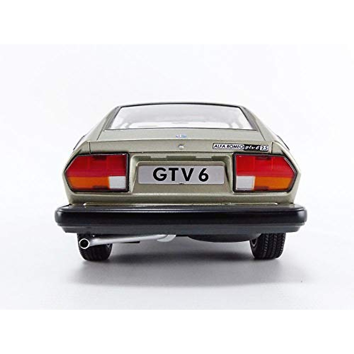 Solido 421185760 Alfa Romeo GTV6 1984 Model Car Die-Cast Zinc Silver