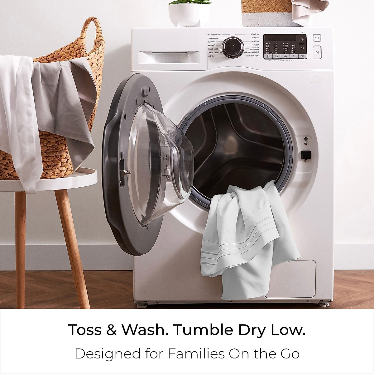 Mellanni Queen Sheet Set - Hotel Luxury 1800 Bedding Sheets & Pillowcases - Extra Soft Cooling Bed Sheets - Deep Pocket up to 16 inch Mattress - Wrinkle, Fade, Stain Resistant - 4 Piece (Queen, White)