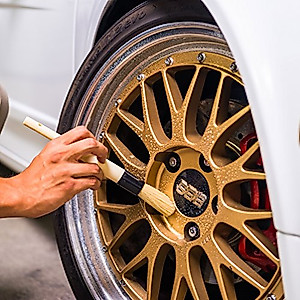 Chemical Guys Boar’s Hair Detailing Brush