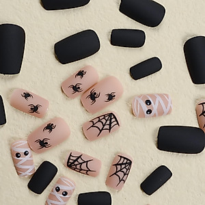 fuldgaenr Black Halloween Press on Nails Short Square Fake Nails with Spiders Web Pattern False Nails Design Acrylic Glue Nails Stick on Nails for Women 24Pcs